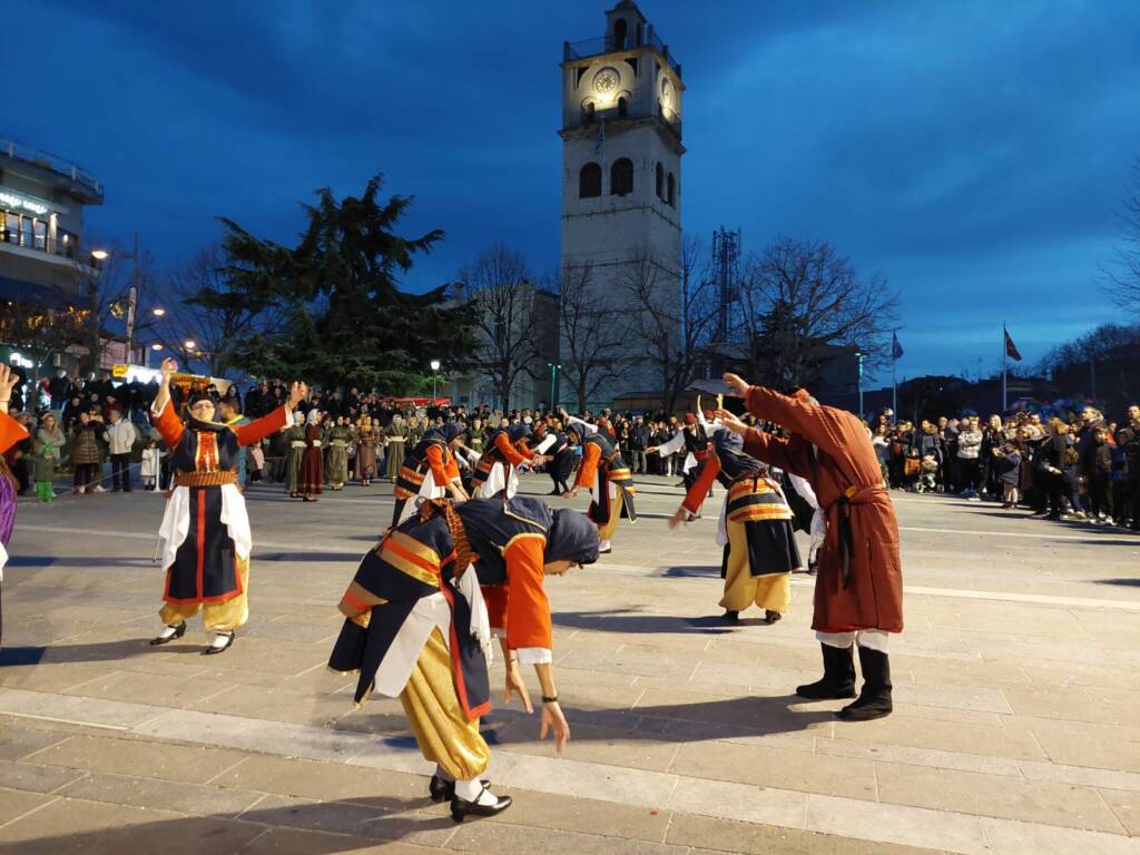 Kouzounews.GR | Μια ξεχωριστή νότα παράδοσης έδωσαν οι χοροί της ...