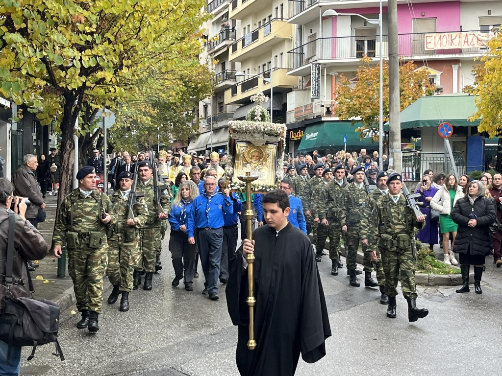 Με μεγαλοπρέπεια και τεράστια προσέλευση κόσμου τίμησε η Κοζάνη τον ...