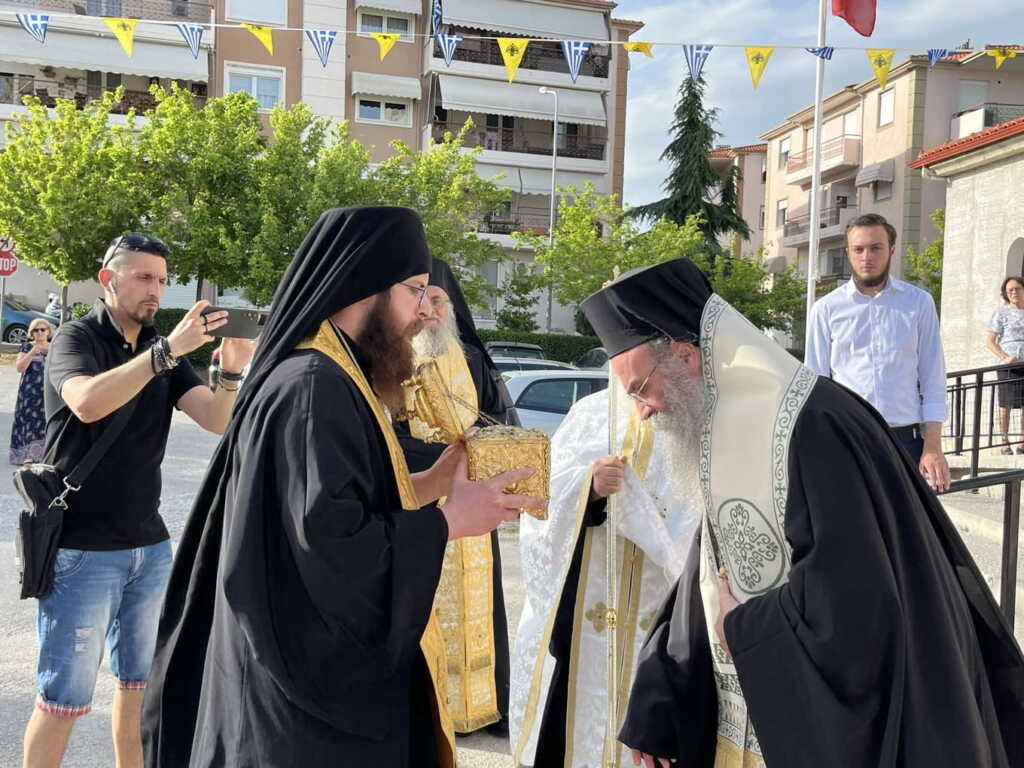 Kouzounews.GR | Την Τίμια Κάρα του Οσίου Αλεξίου υποδέχτηκε με ...